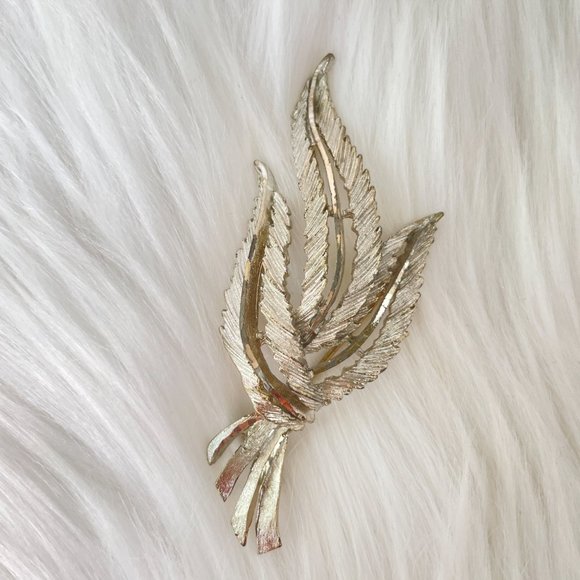 BSK | Jewelry | Vintage Bsk Brooch Silver Tone Leaf Mid Century 95s ...